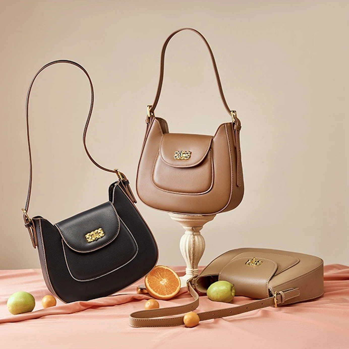 Classic Leather Saddle Bag Sarah | Timeless Elegance